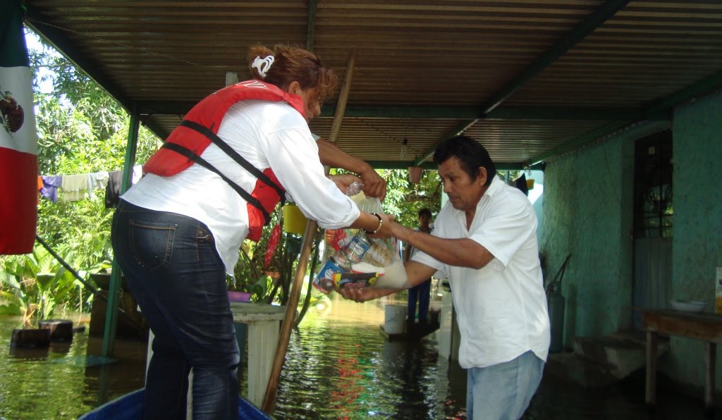 50 personas de El Chavarín se refugian en albergue | Colima Noticias