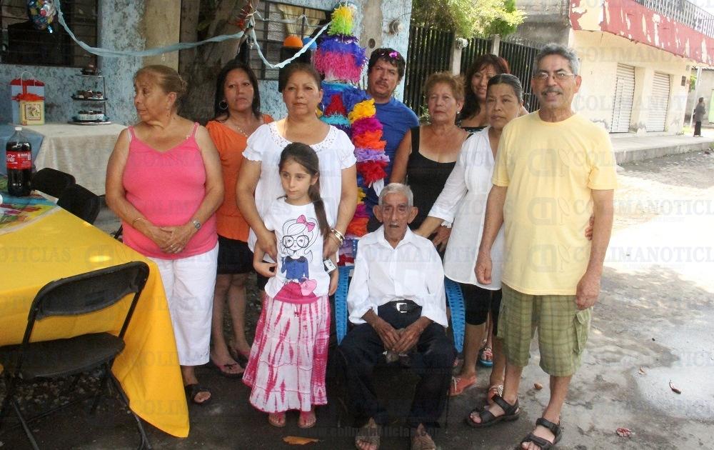 don gerardo ballesteros y FAMILIARES | Colima Noticias