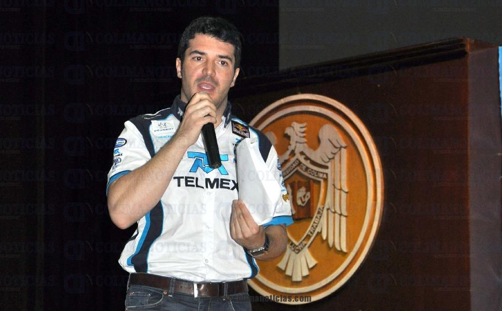 Memo Rojas imparte conferencia sobre cultura de seguridad vial en la ...