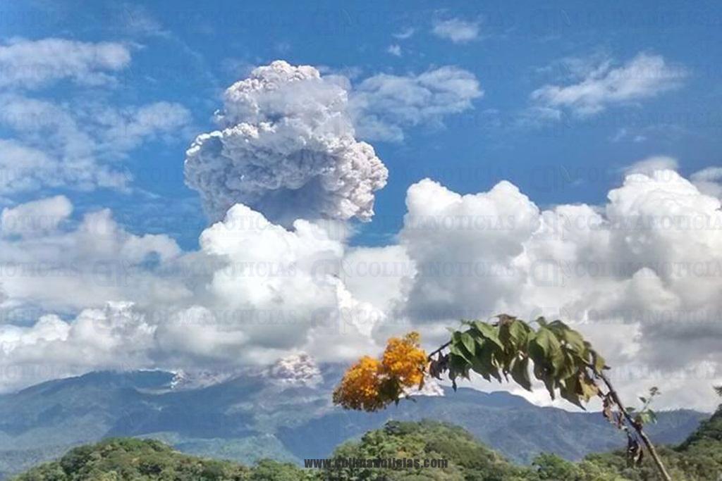 Sin alarma por gran fumarola del Volcán de Colima: Protección Civil ...
