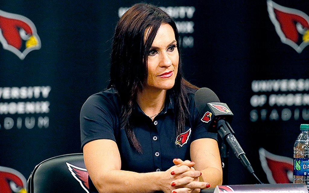 Jen Welter disfruta su momento como interina | Colima Noticias