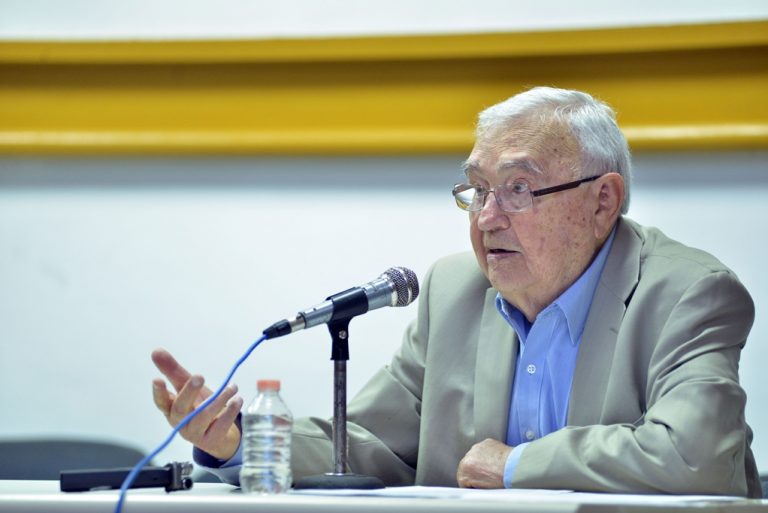 Si olvidamos, perdemos identidad: Gilberto Giménez | Colima Noticias