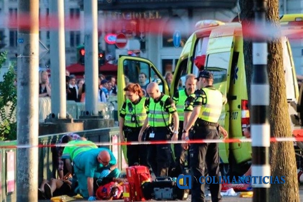 Auto embiste a varias personas en Ámsterdam; al menos 8 heridos ...