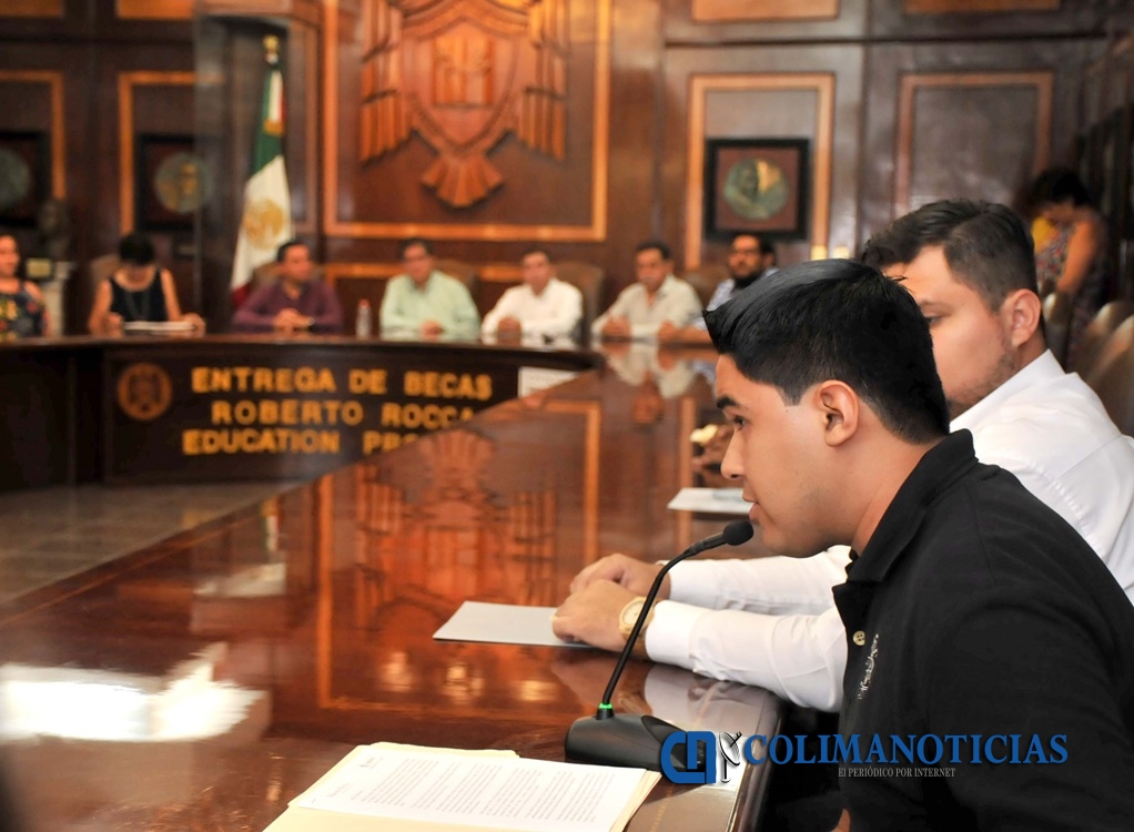 Reciben alumnos de la UdeC beca Roberto Rocca | Colima Noticias
