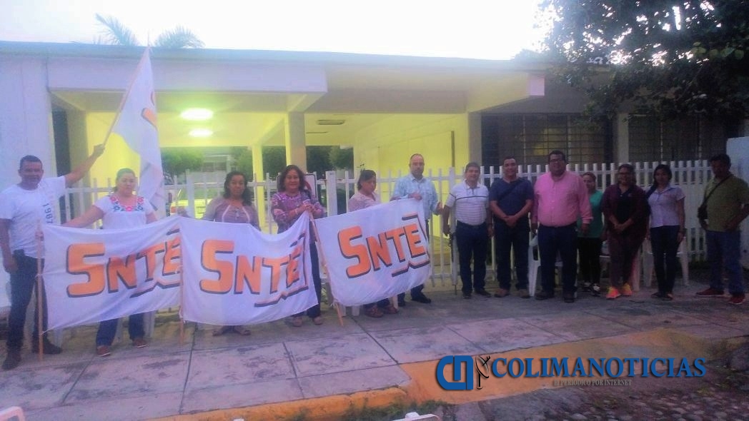 Maestros elevan tono de protesta: ahora toman oficinas de Usaed ...