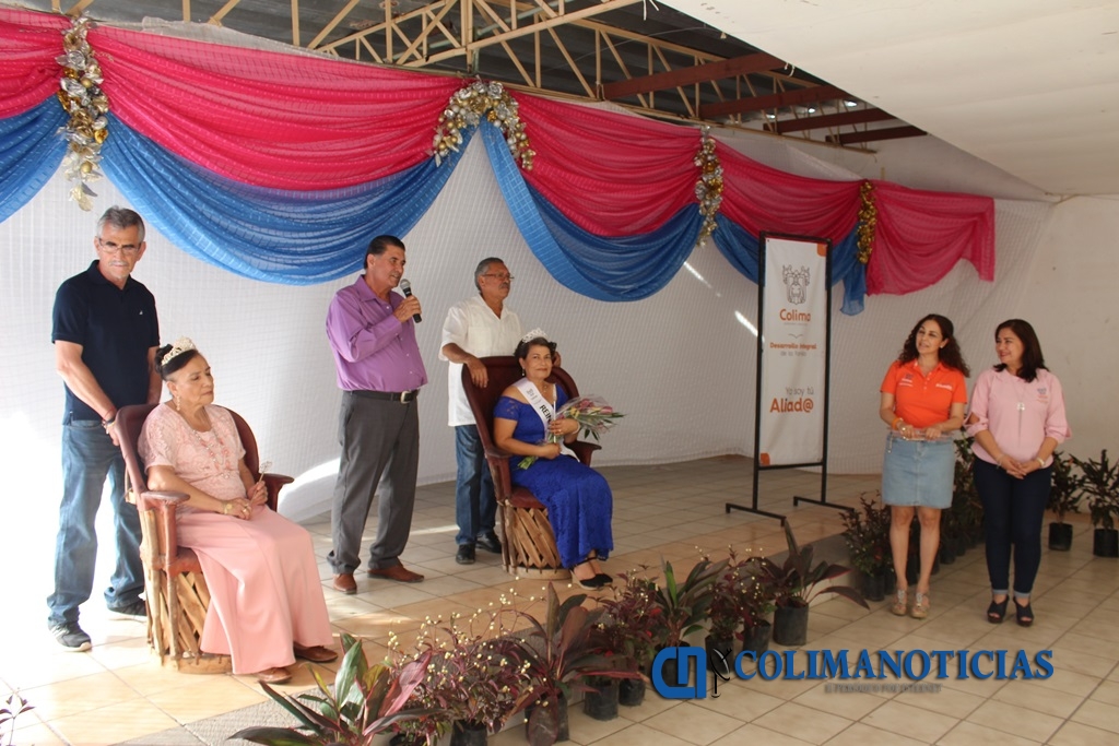 Colima y Tepames coronan a sus reinas de los Adultos Mayores | Colima ...