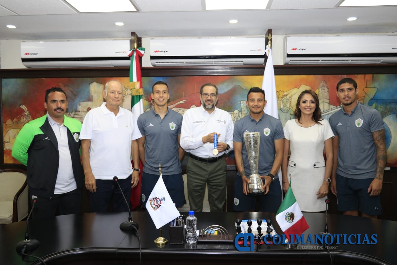Recibe Gobernador a equipo campeón Loros de Colima | Colima Noticias