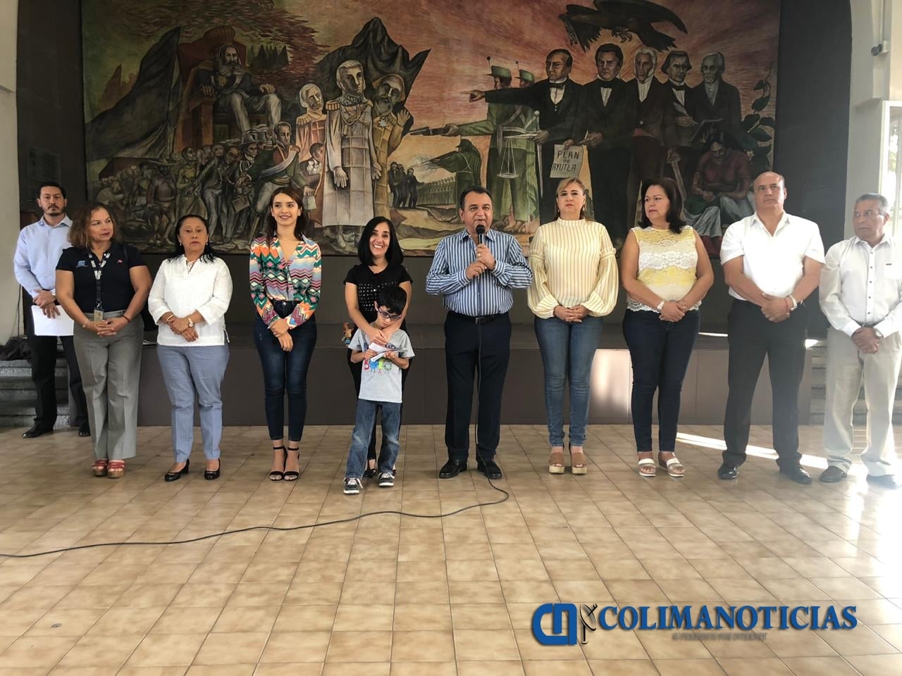 Felipe Cruz invita a ciudadanos a solidarizarse donando sangre | Colima ...