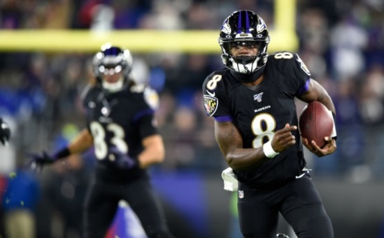 Lamar Jackson se convierte en el OB con más yardas por tierra en una ... Lamar Jackson se convierte en el OB con más yardas por tierra en una ...