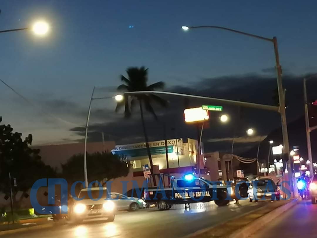 Choca patrulla de la PEP contra auto particular en Manzanillo | Colima ...