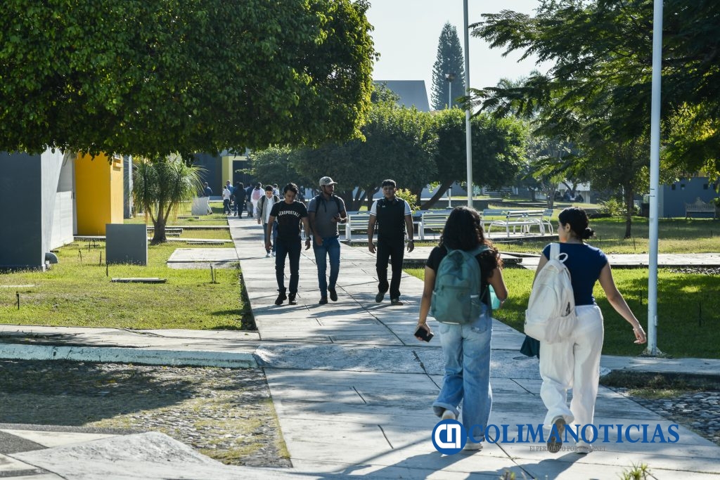 Casi 28 mil estudiantes regresan a las aulas universitarias | Colima ...