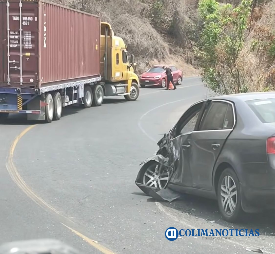 Una lesionada tras choque entre dos vehículos en la carretera libre ...