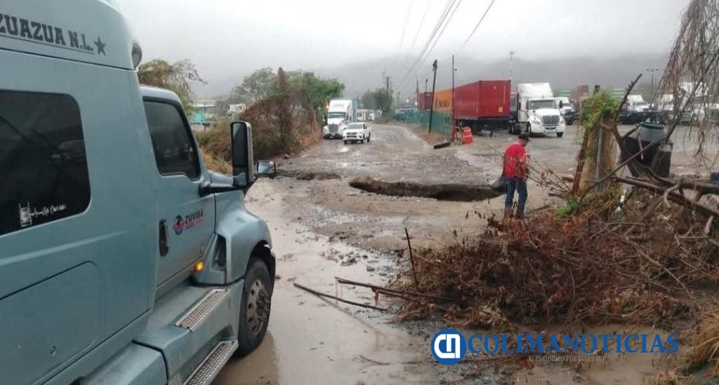 Reportan un enorme socavón en el ejido Francisco Villa de Manzanillo ...